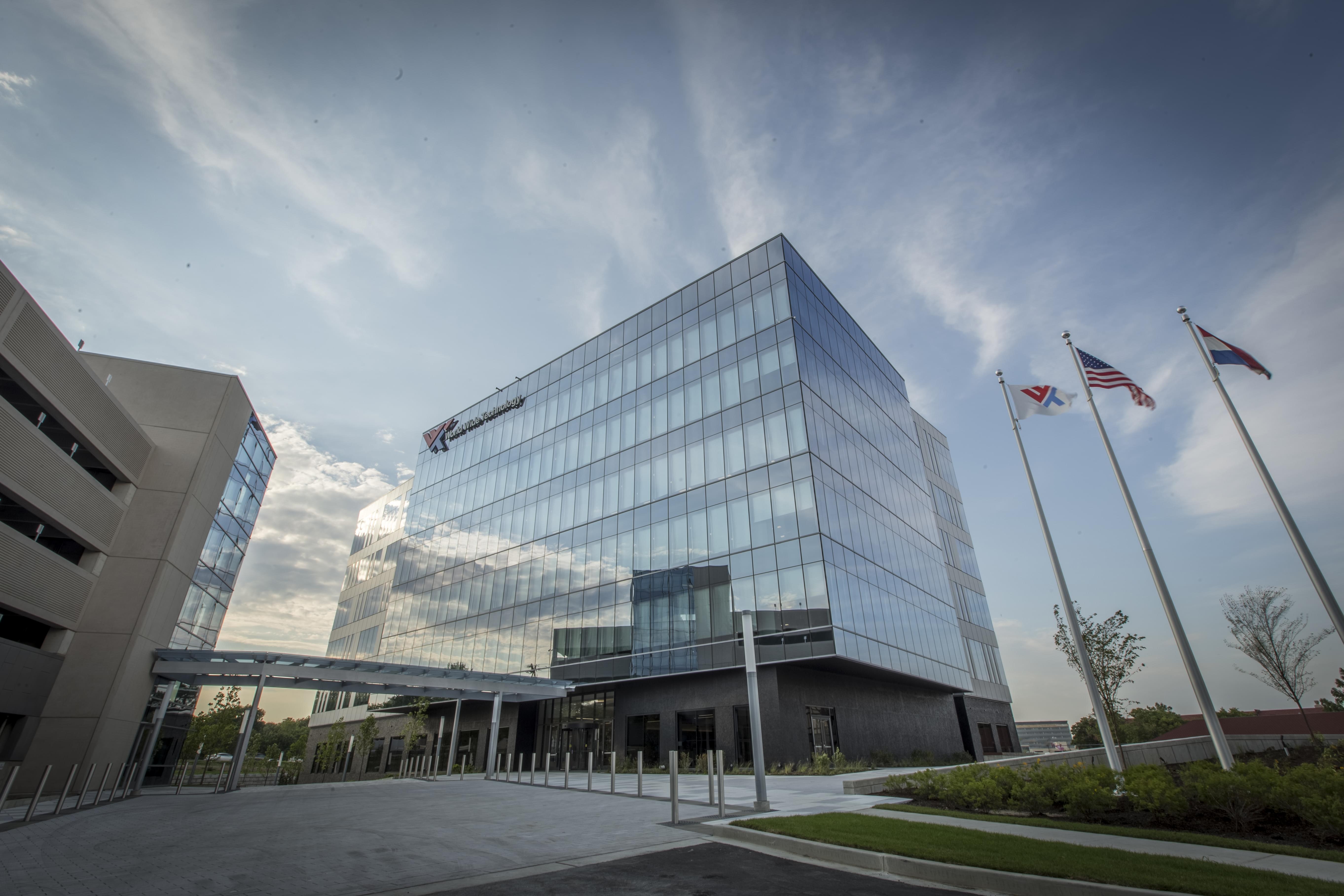 Data Center Networking Newsletter 2020 Q1 - WWT